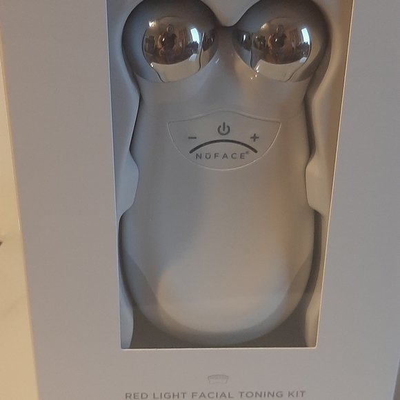 NuFace | Skincare | Nuface Trinity With Attachments | Poshmark